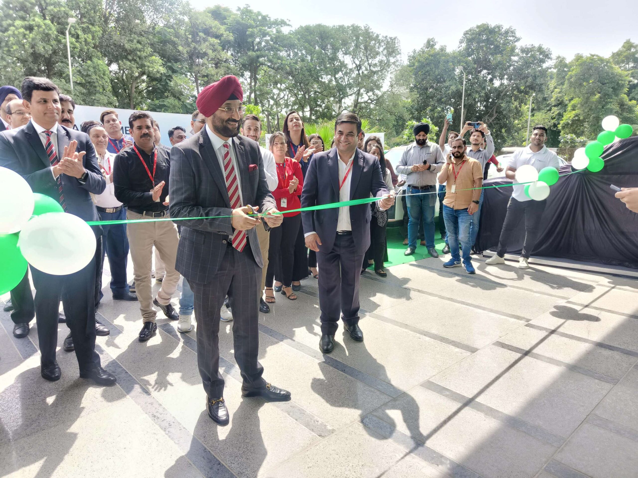 Tech Mahindra Introduces Electric Vehicles for its Employees in Noida ...